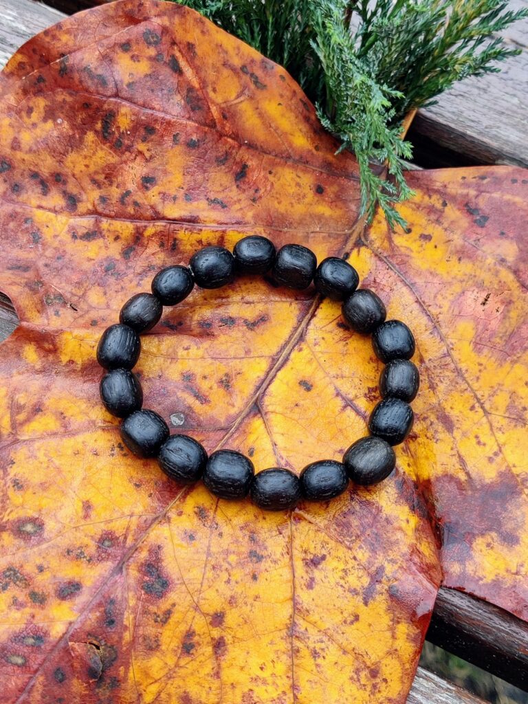 Käevõru- must tamm - Kiku Disain